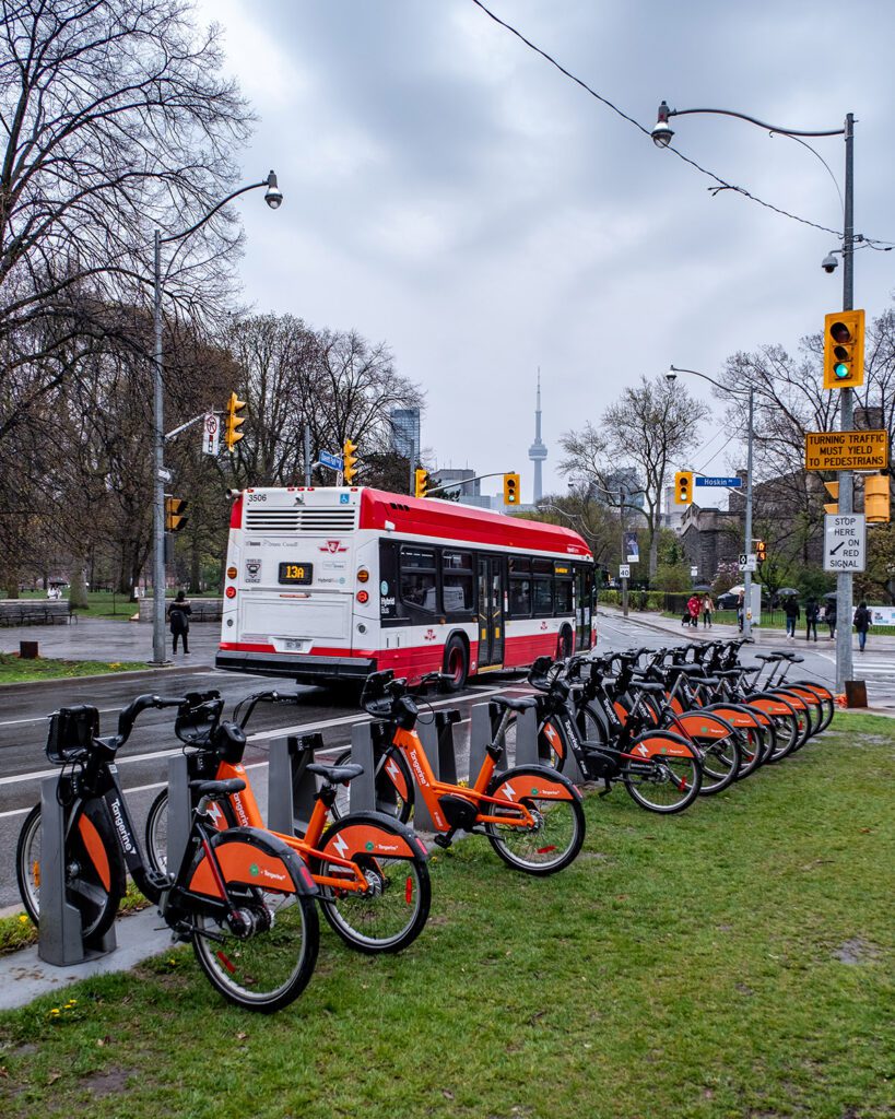 A Local’s Guide: The Best Things To Do In Toronto, Canada - The Dana ...